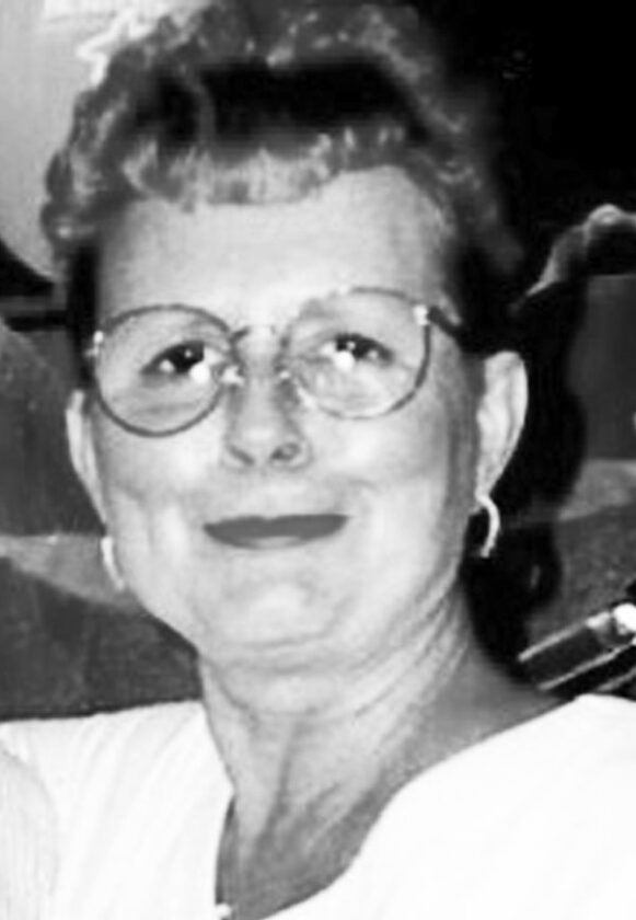 Sharon Lee (Davis) Currey | News, Sports, Jobs - News and Sentinel